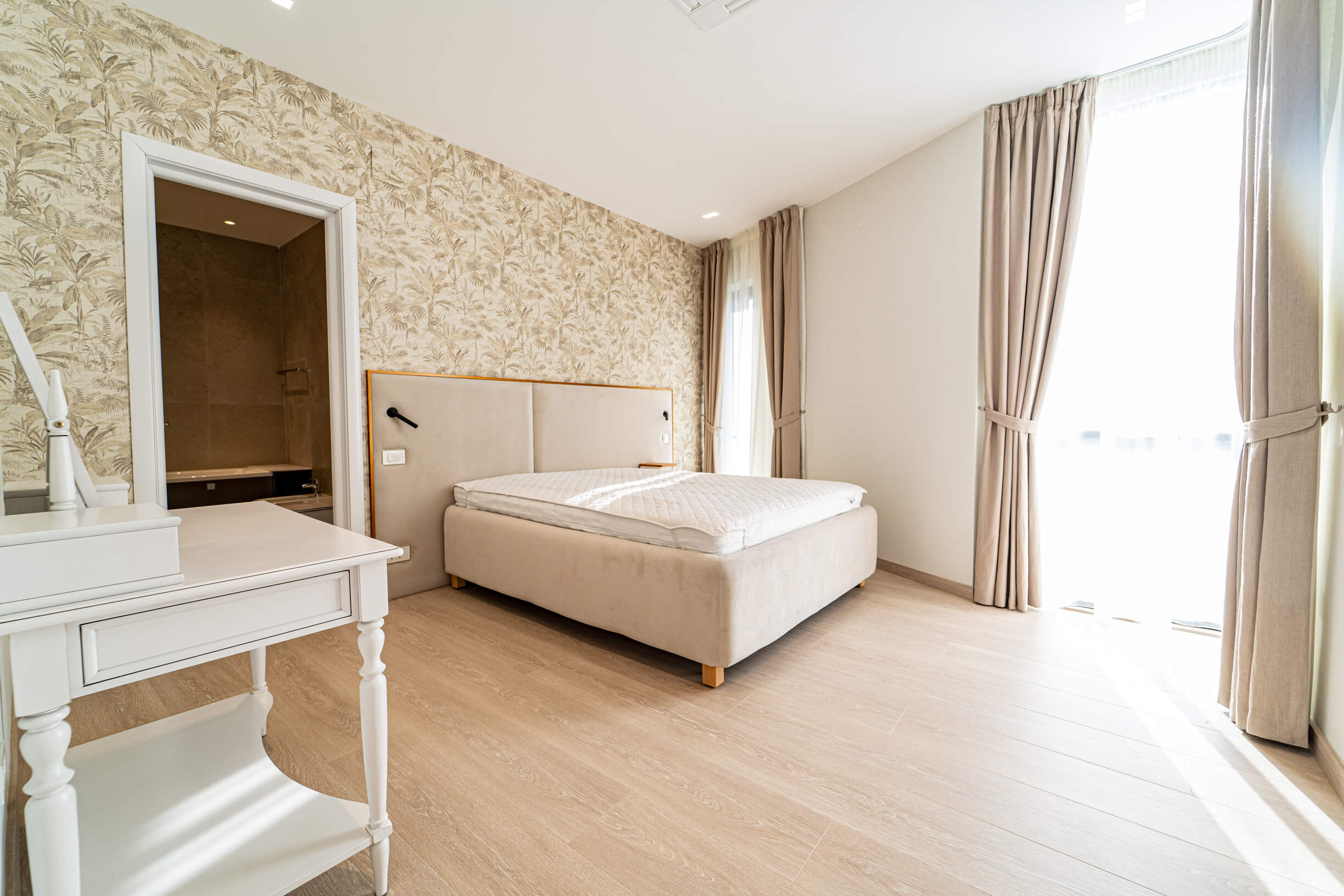 Despre Splendid House - Povestea Noastră în Amenajări Premium